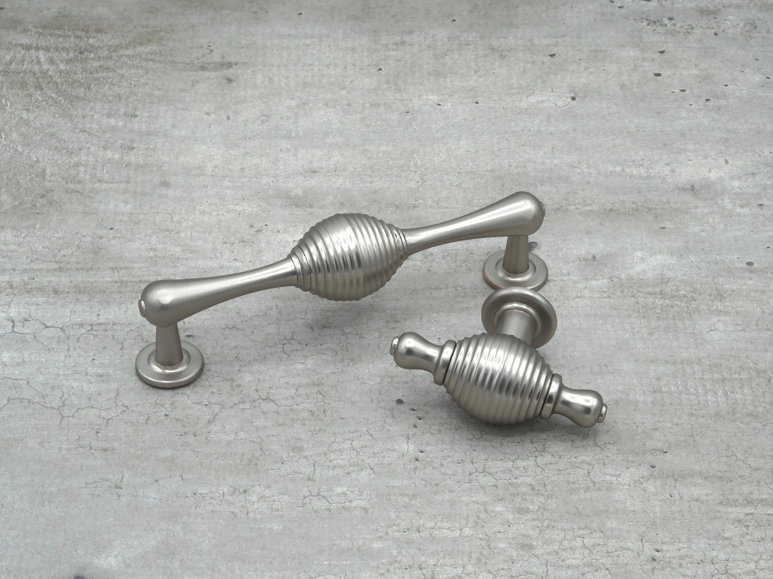 Brushed Nickel Reeded Handle & Knob - Select Components